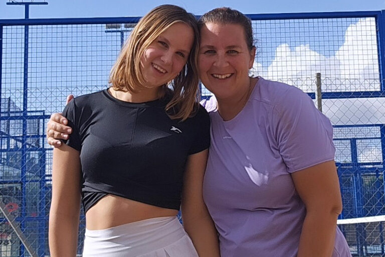 Aida Jelies bijt moeder toe: "Je hebt niks aan je kinderen overgedragen ...